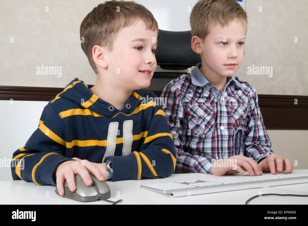 Computer humans hi-res stock photography and images - Alamy