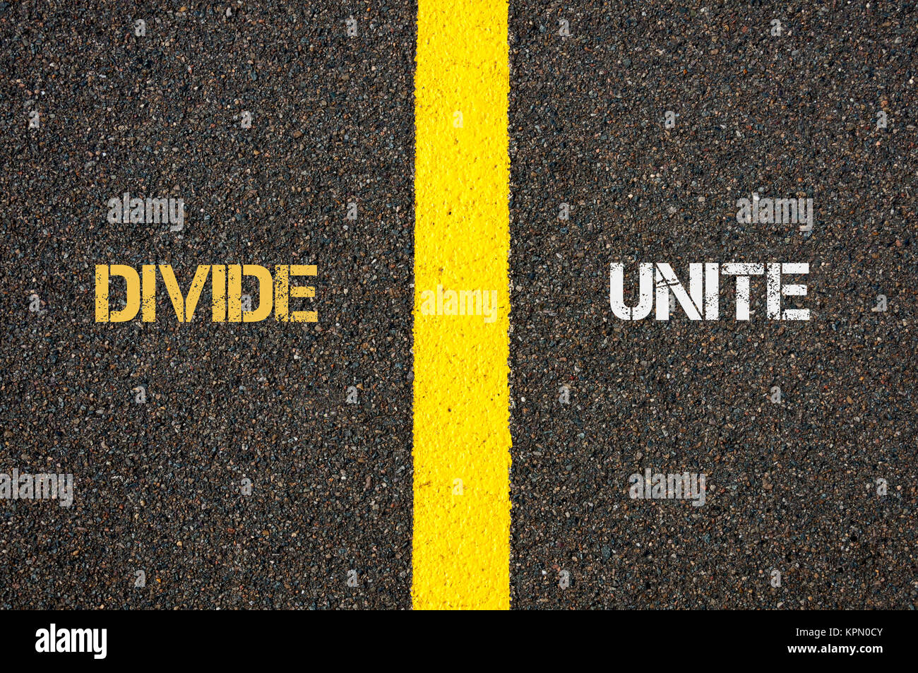 Antonym concept of DIVIDE versus UNITE Stock Photo - Alamy
