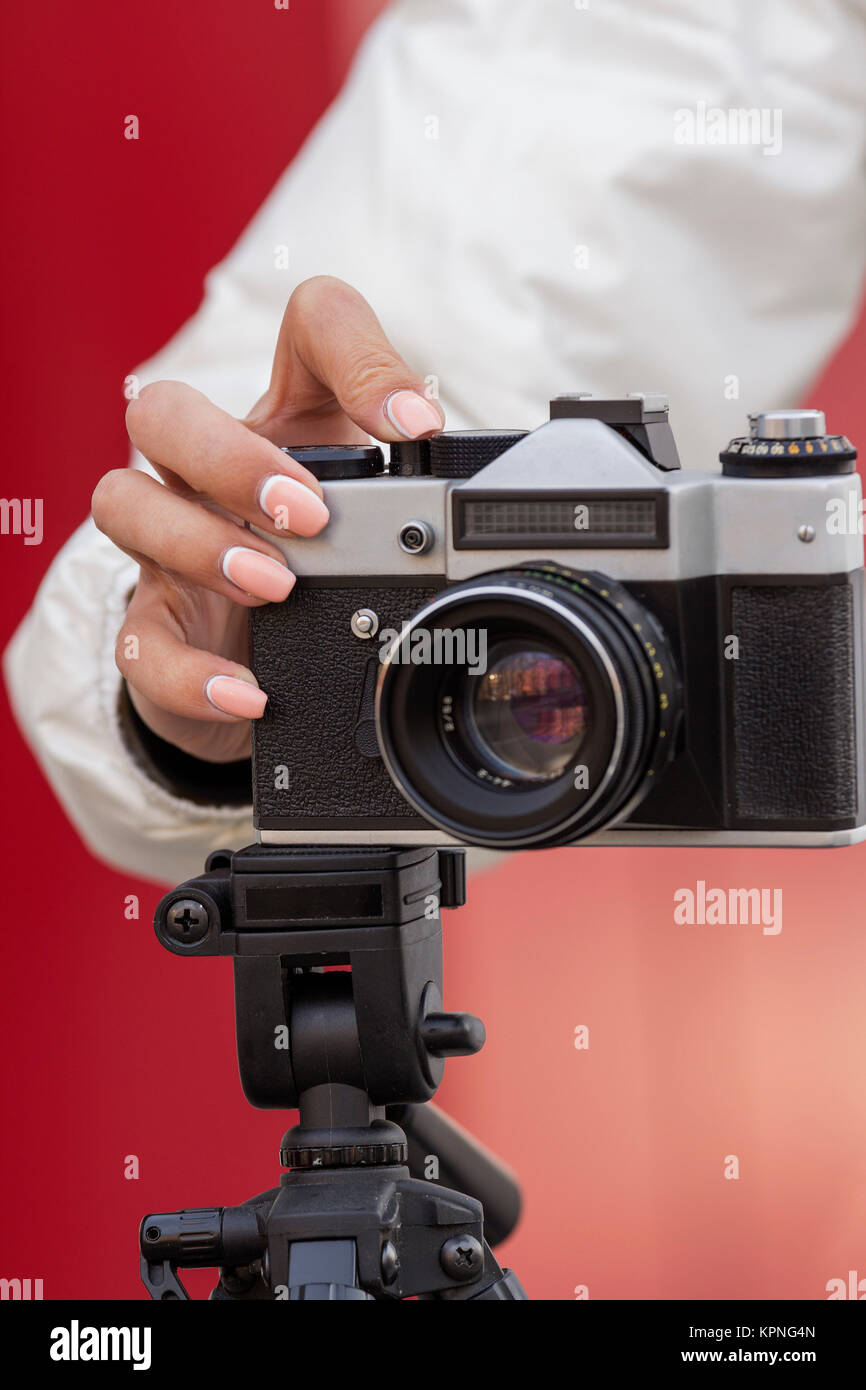 Retro camera and tripod hi-res stock photography and images - Alamy