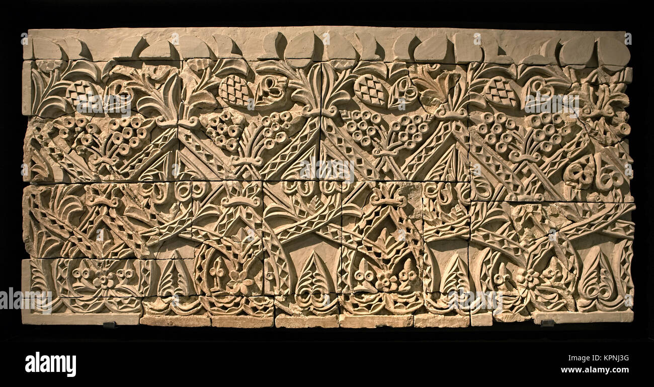 Medieval islamic art patterns hi-res stock photography and images - Alamy