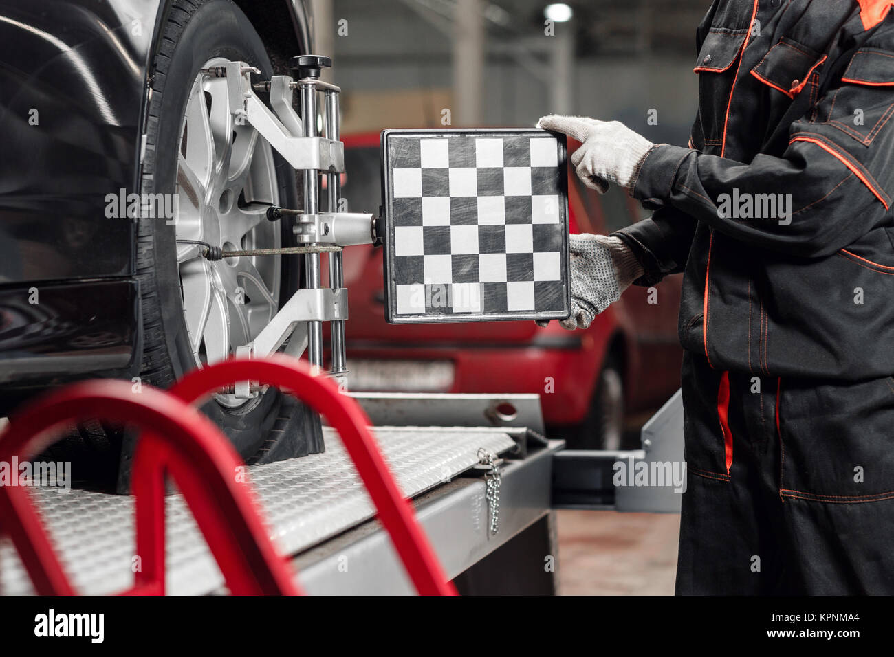 Car alignment platform hi-res stock photography and images - Alamy