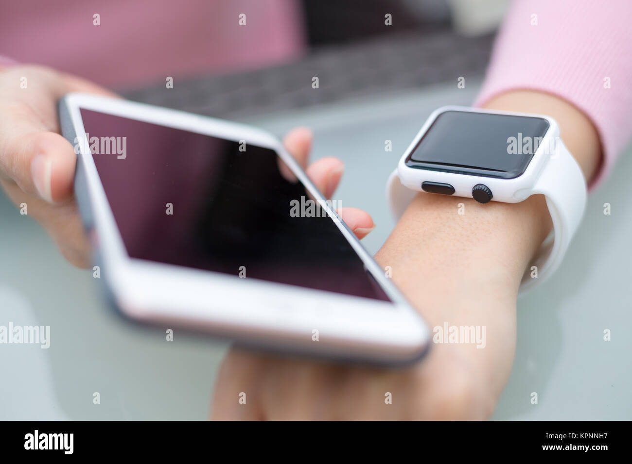 Smart watch connect to smart phone Stock Photo - Alamy