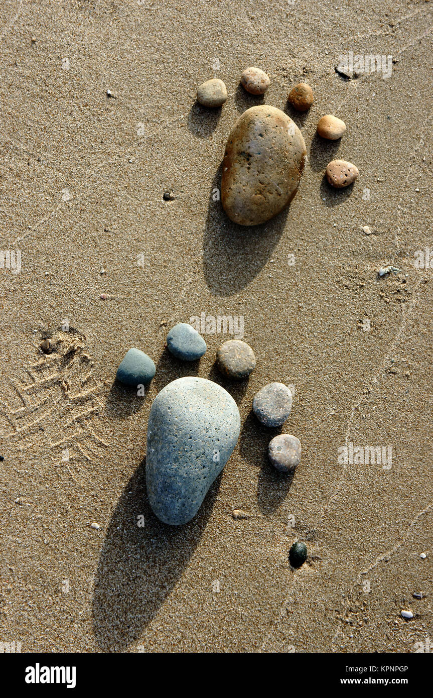 foot, pebble, seaweed, art, seaside Stock Photo - Alamy