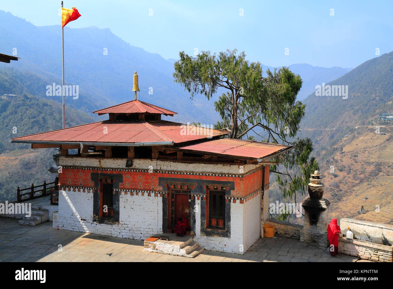The Trongsa Dzong is the largest dzong fortress in Bhutan, located in ...