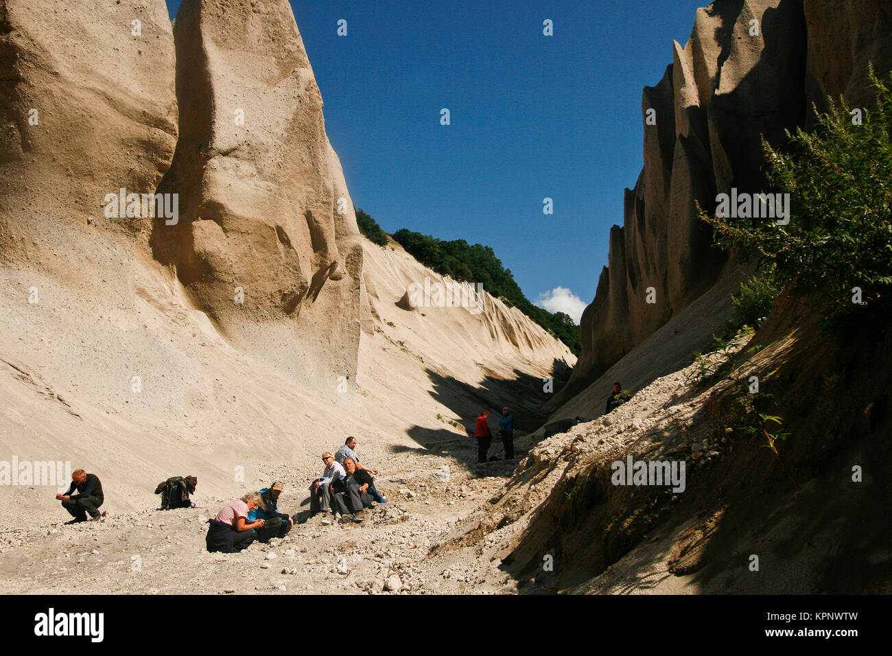 Kutkh boat hi-res stock photography and images - Alamy