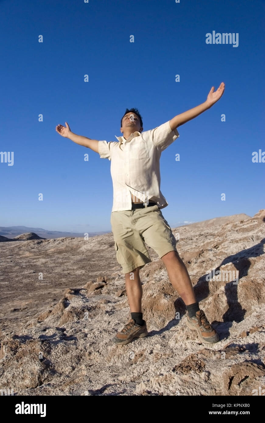 Model release , Junger Mann, 25+, in der Atacama-Wueste, Chile ...