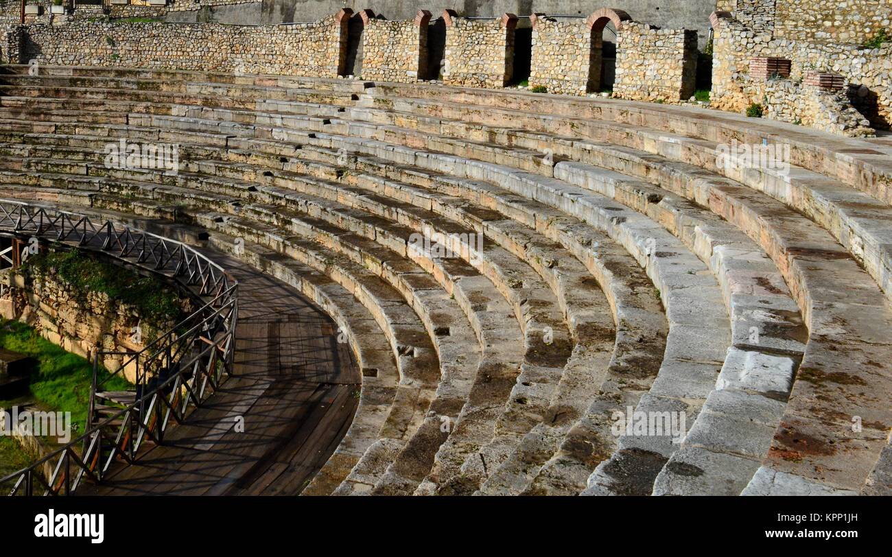 Old amphitheater hi-res stock photography and images - Alamy