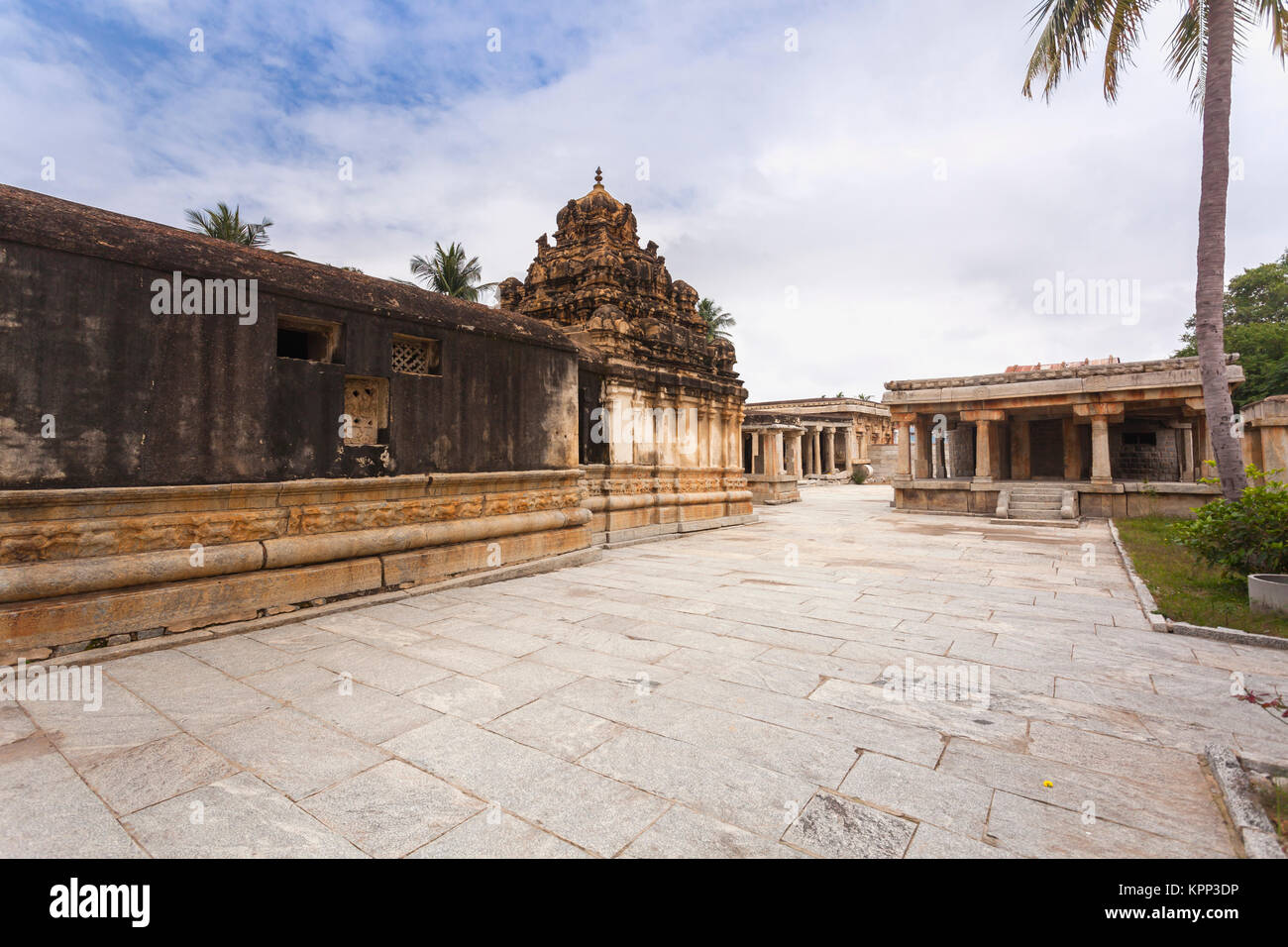 Asia, India, Karnataka, Avani, Ramalingeshwara Temple Stock Photo - Alamy