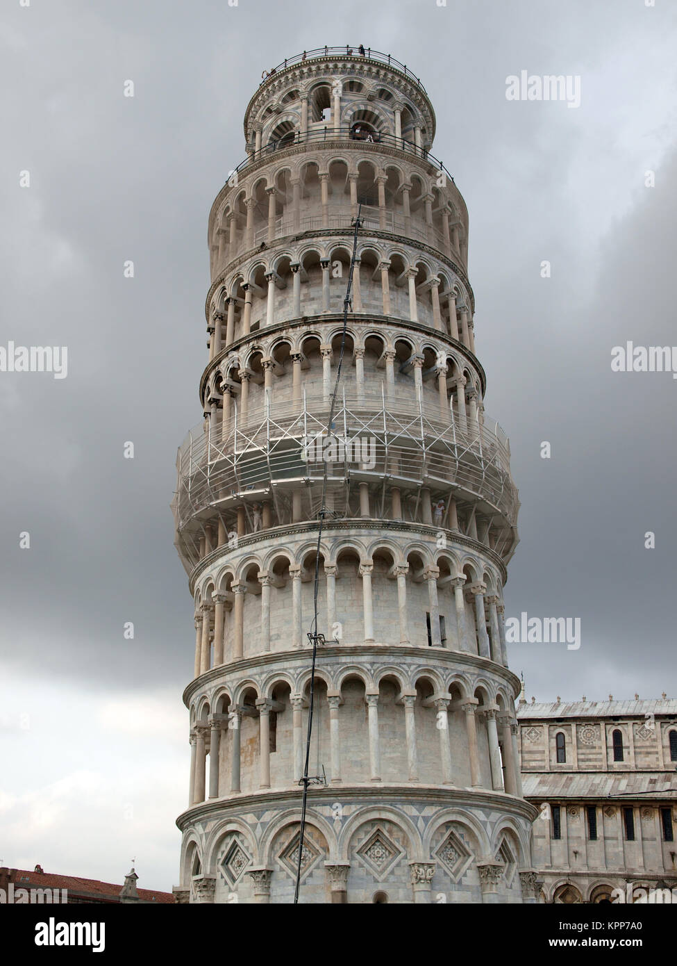 Leaning Tower of Pisa - one of a few most recognizable buildings in the ...