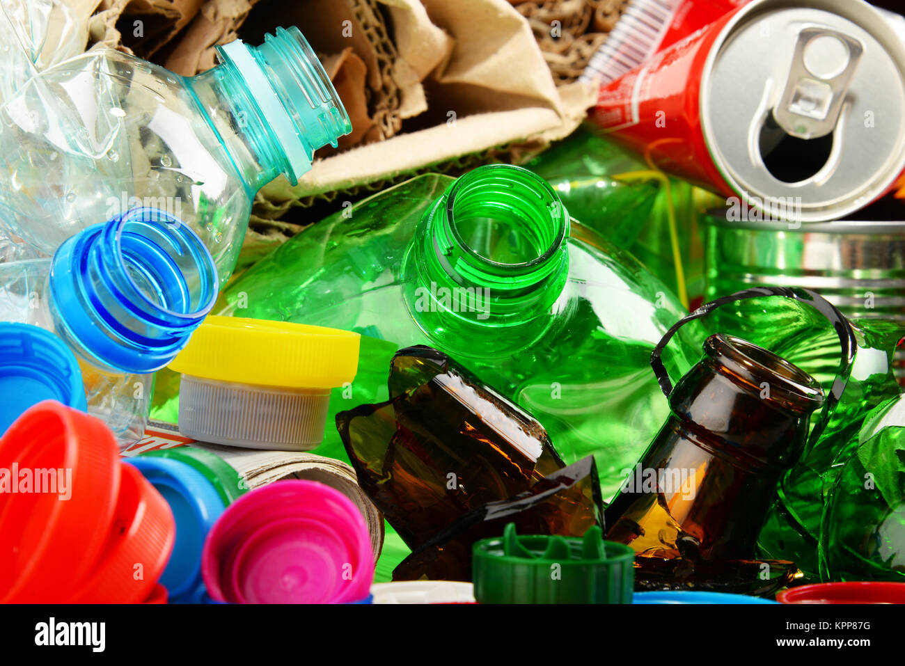 Recyclable garbage consisting of glass, plastic, metal and paper Stock ...