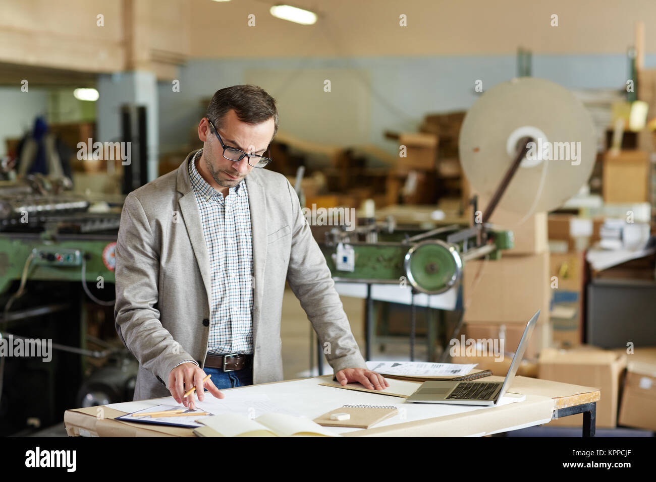 Craftsman engineer hi-res stock photography and images - Alamy