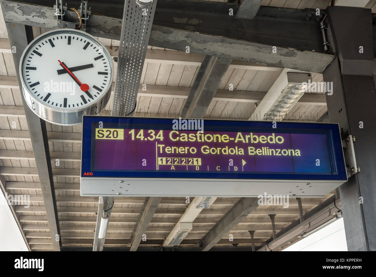 Digital station clock hi-res stock photography and images - Alamy