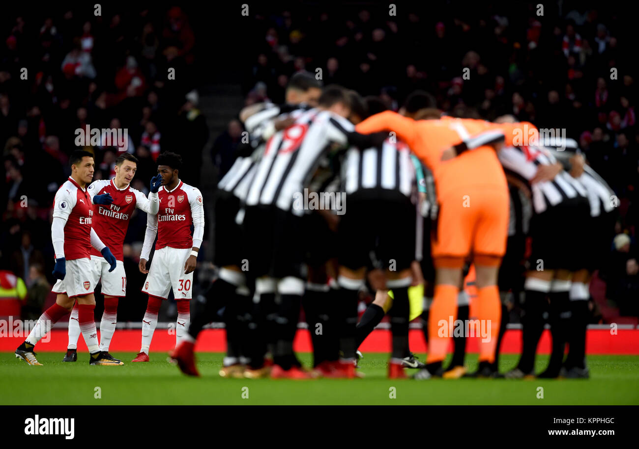 The newcastle united huddle hi-res stock photography and images - Alamy