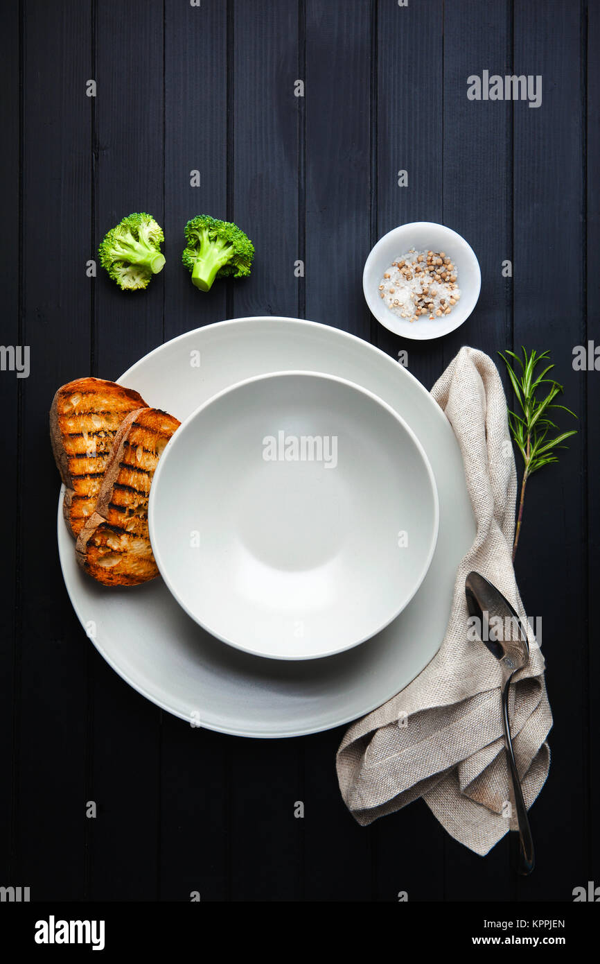 Plates of bread hi-res stock photography and images - Alamy