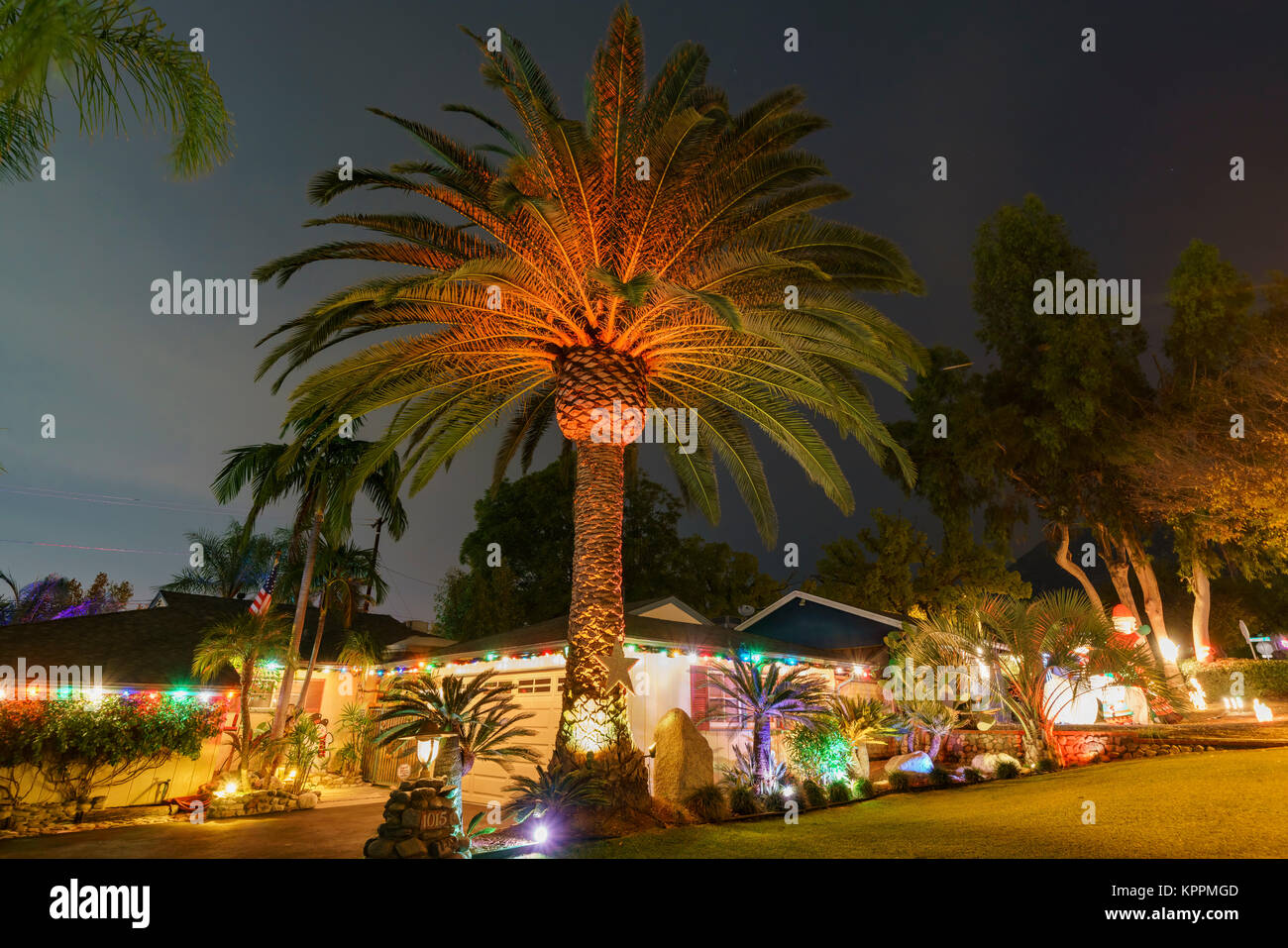 Los Angeles, DEC 15: Beautiful christmas lights in upper Hastings Ranch ...