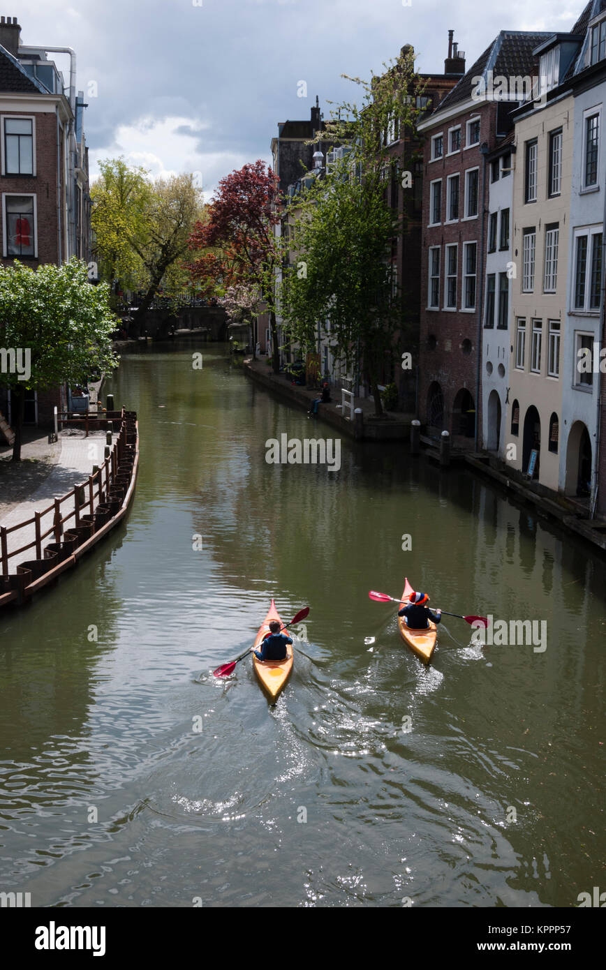 Canoes on the main canal in Utrecht town centre Stock Photo - Alamy