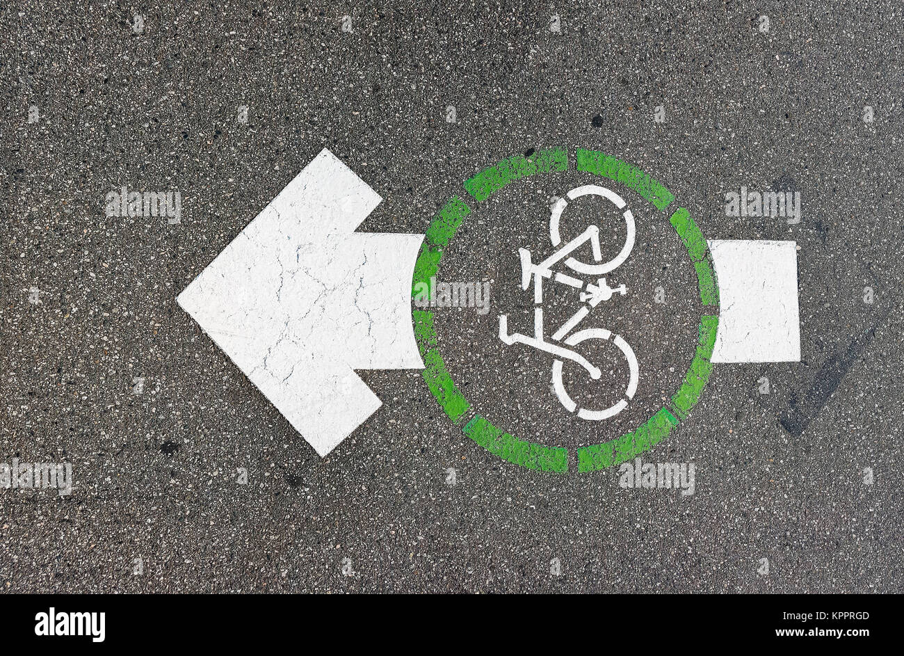 Bike lane arrow hi-res stock photography and images - Alamy