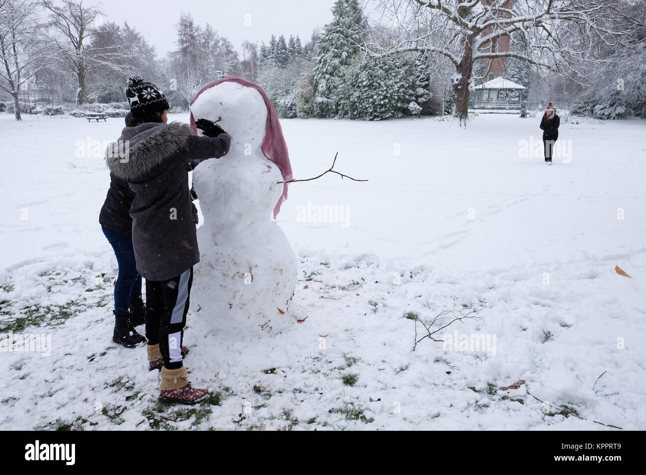 Snowman snow winter weather hi-res stock photography and images - Alamy