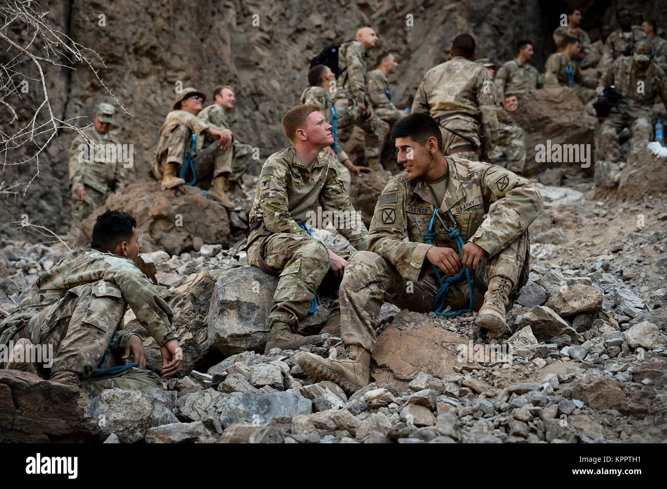 U.S. Soldiers from Battle Company, 1-32 Infantry, 1st Brigade Combat ...