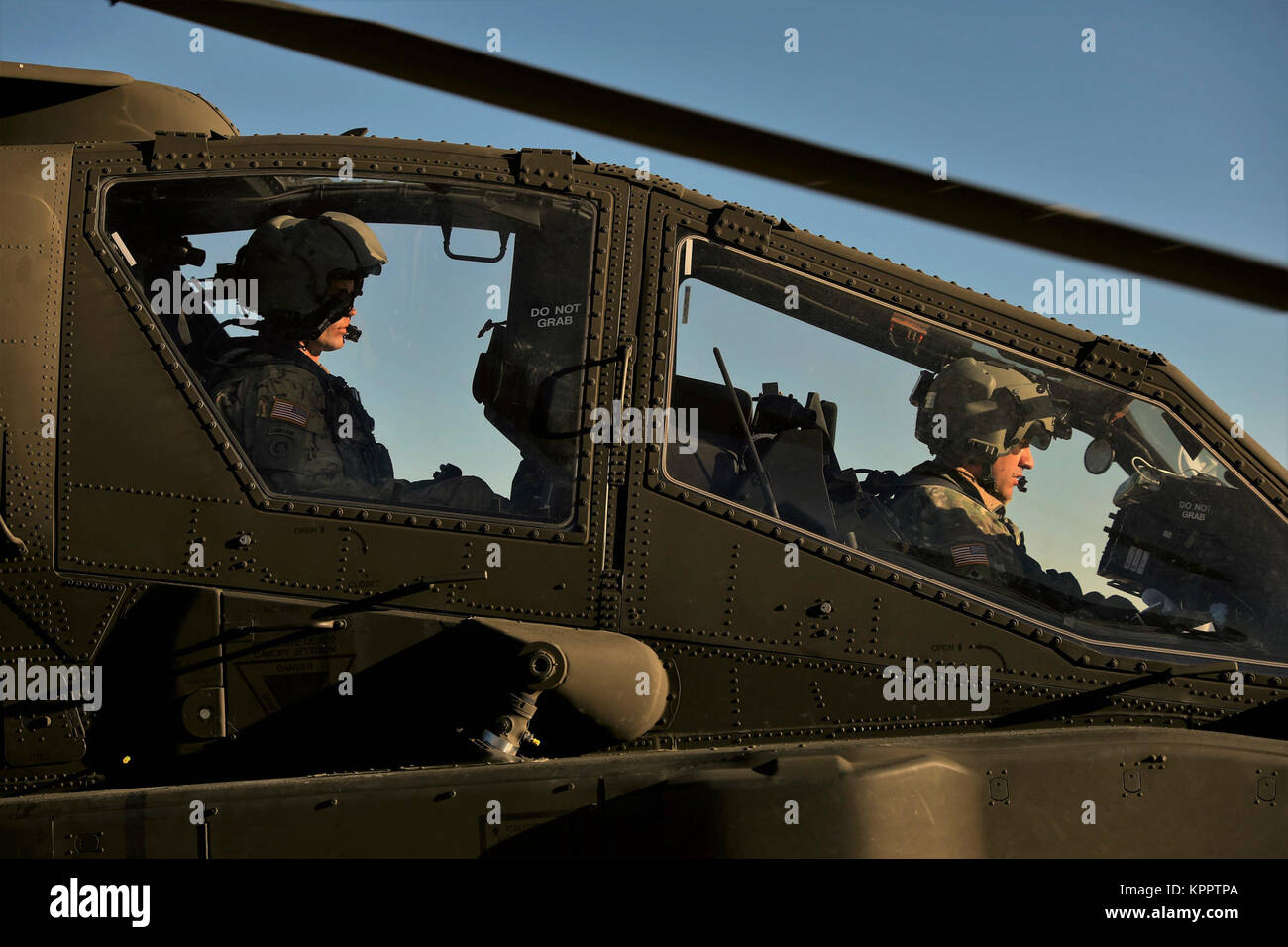 AH-64 helicopter pilots from Company B., 4th Attack Reconnaissance ...