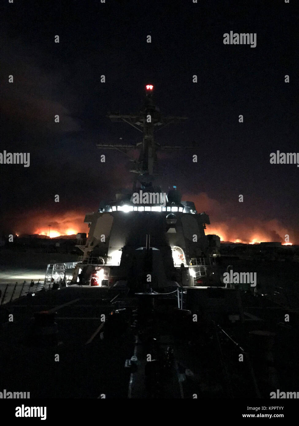 USS Sterett (DDG 104) moored in Port Hueneme as the Ventura County ...