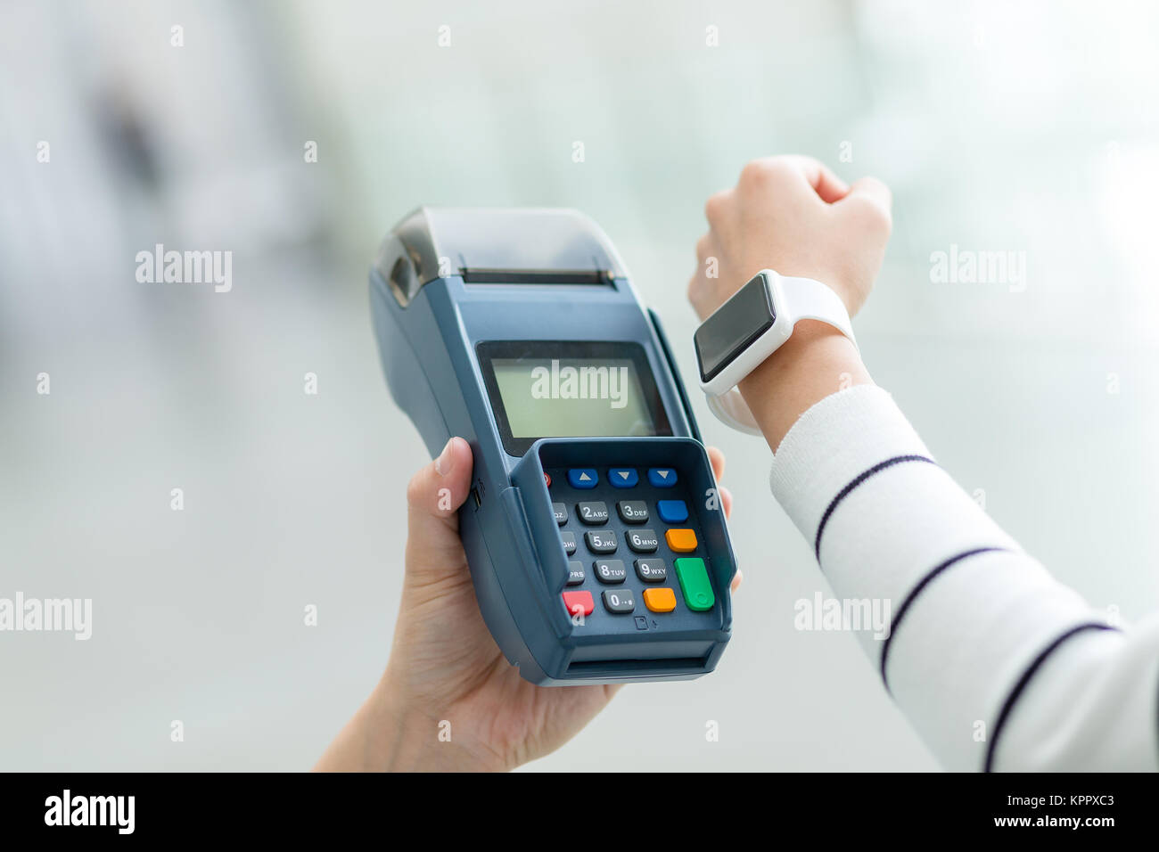 Woman paying bill date hi-res stock photography and images - Alamy