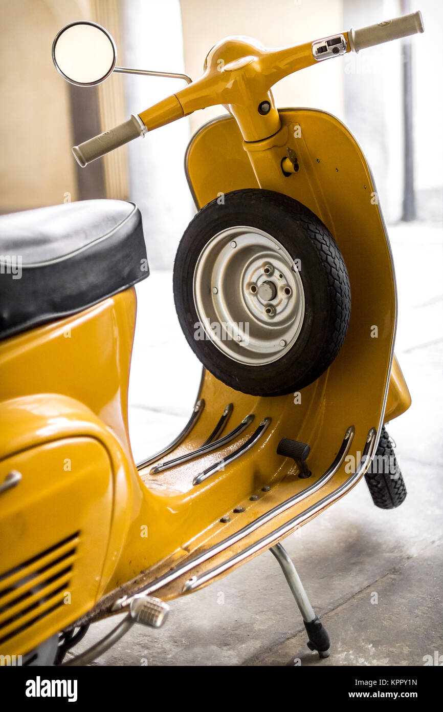 Vintage Scooter Stock Photos & Vintage Scooter Stock Images - Alamy