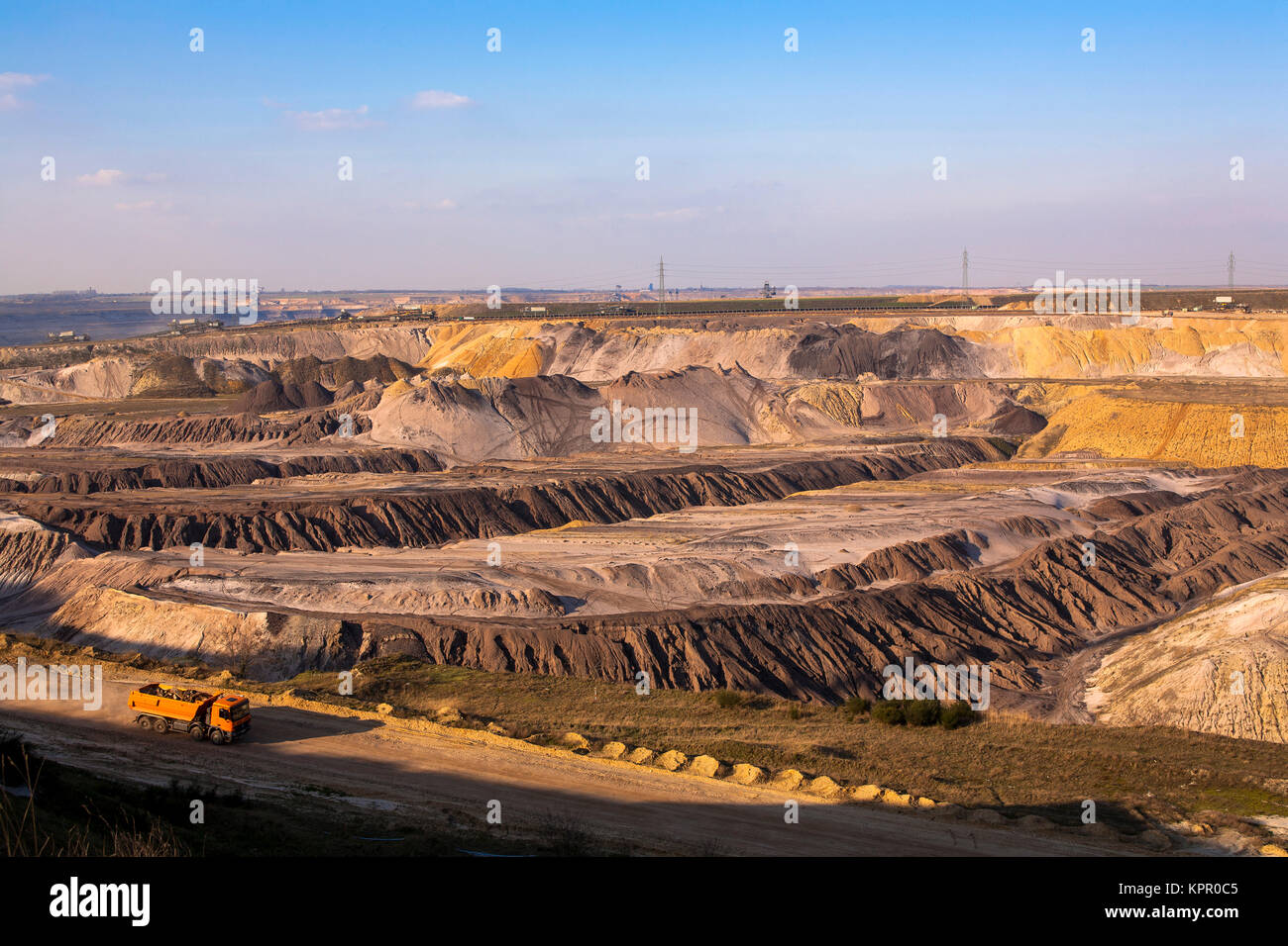 Mining structures hi-res stock photography and images - Alamy