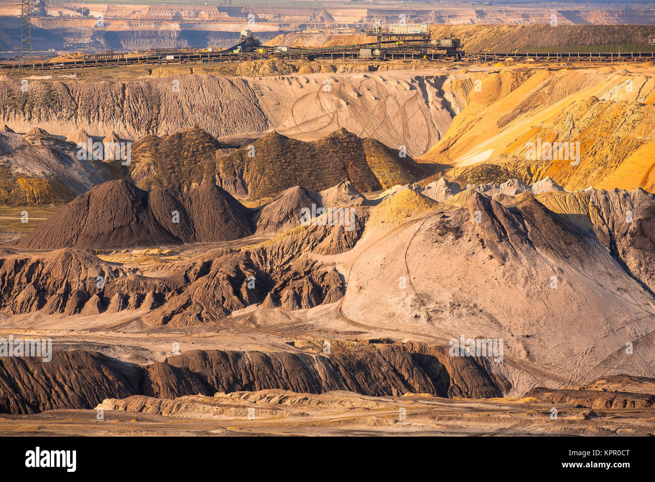 Mining structures hi-res stock photography and images - Alamy