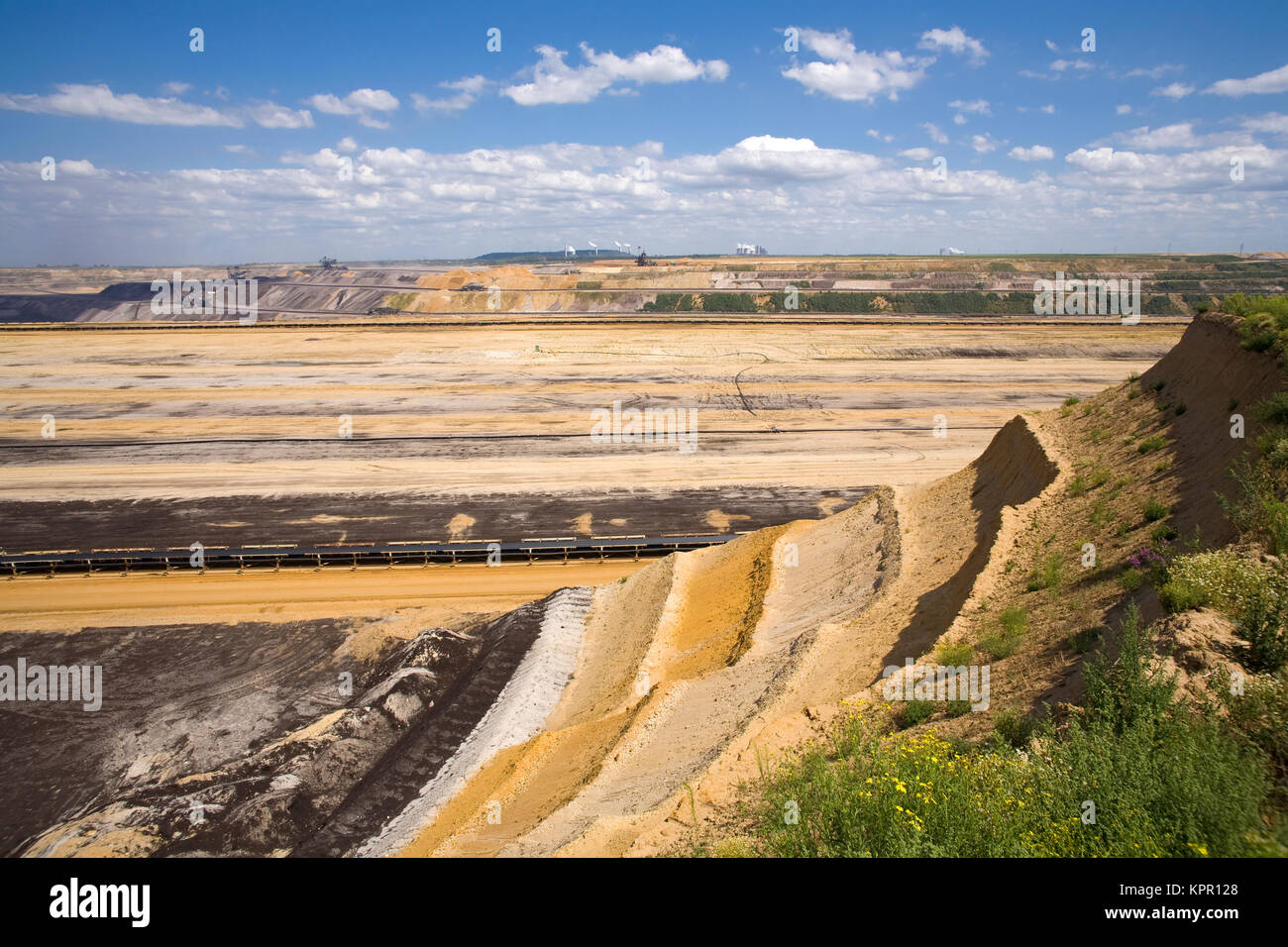 Europe, Germany, brown coal opencast mining Grazweiler near Juechen ...