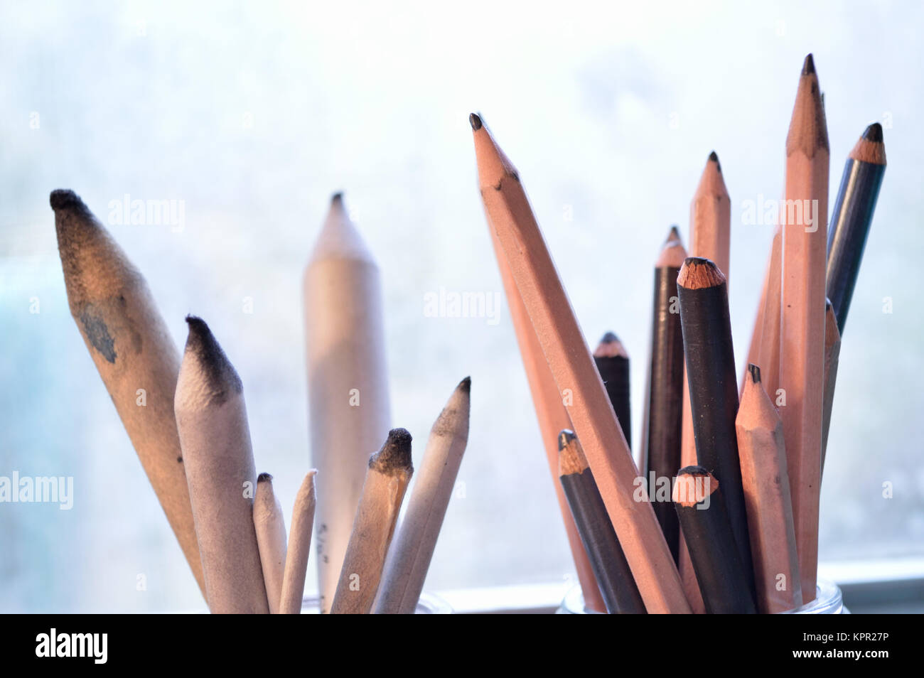 Charcoal pencils hi-res stock photography and images - Alamy