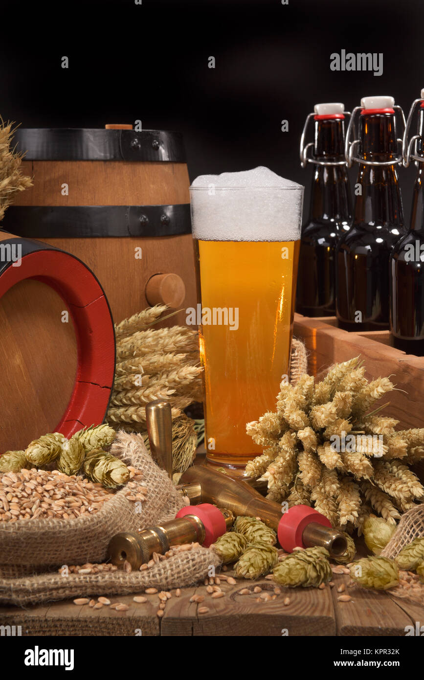 Crates of beer hi-res stock photography and images - Alamy