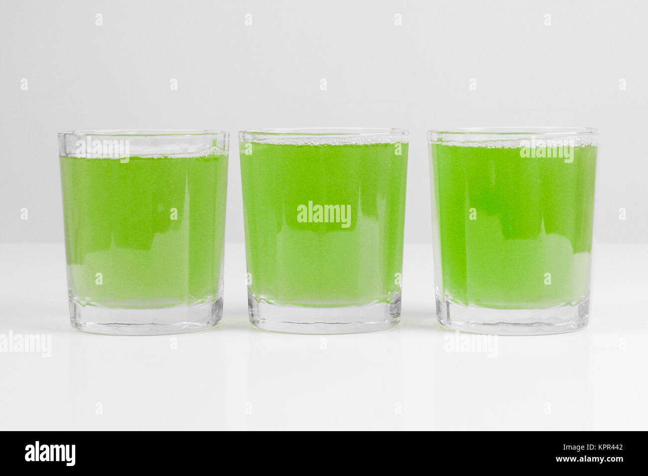 Green apple juice Stock Photo - Alamy