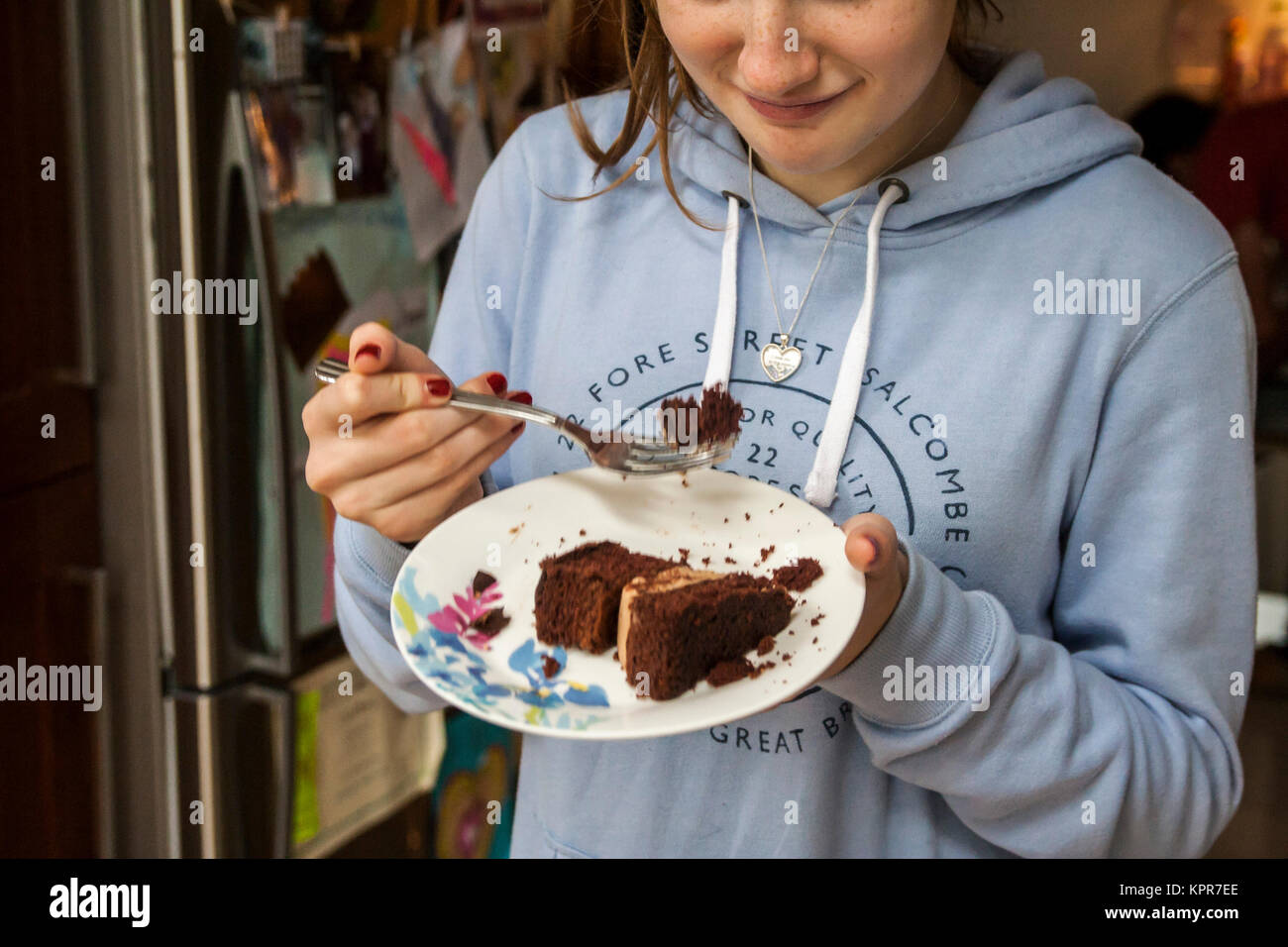 Persona Comiendo Chocolate Primer Plano De Una Pareja De Personas