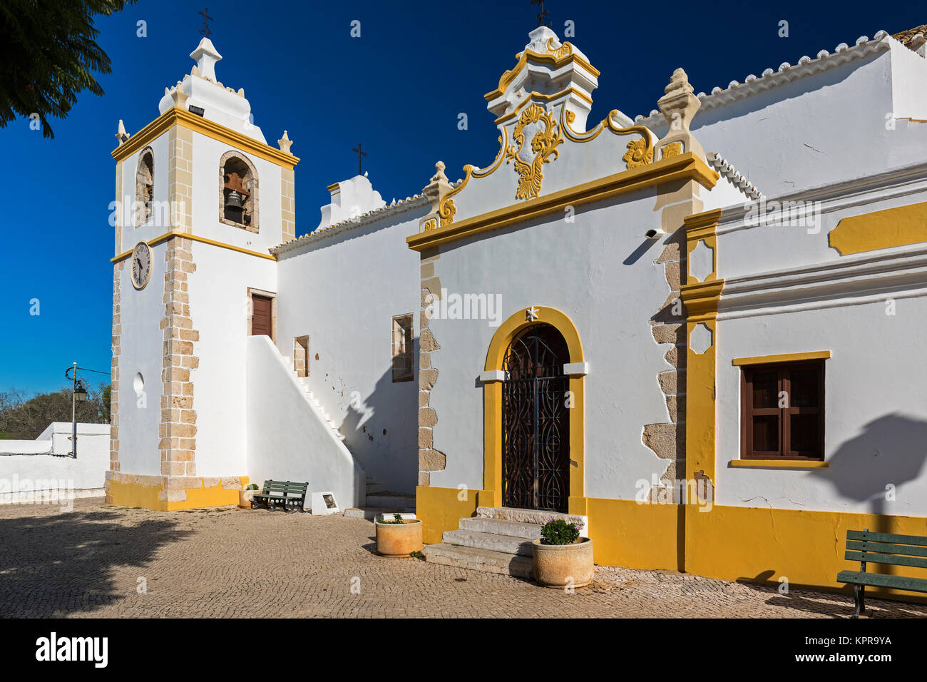 PORTUGAL, ALGARVE, Alvor, Kirche, 20.10.2015 Portugal, Algarve, Alvor ...