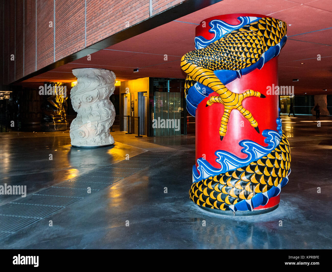 Bilbao columns hi-res stock photography and images - Alamy