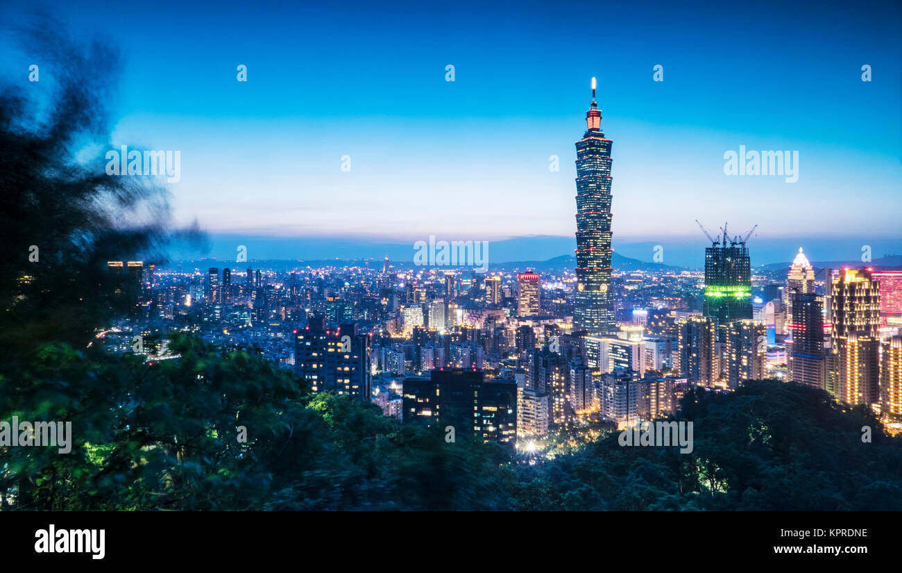 night of Taipei, Taiwan city skyline at twilight Stock Photo - Alamy