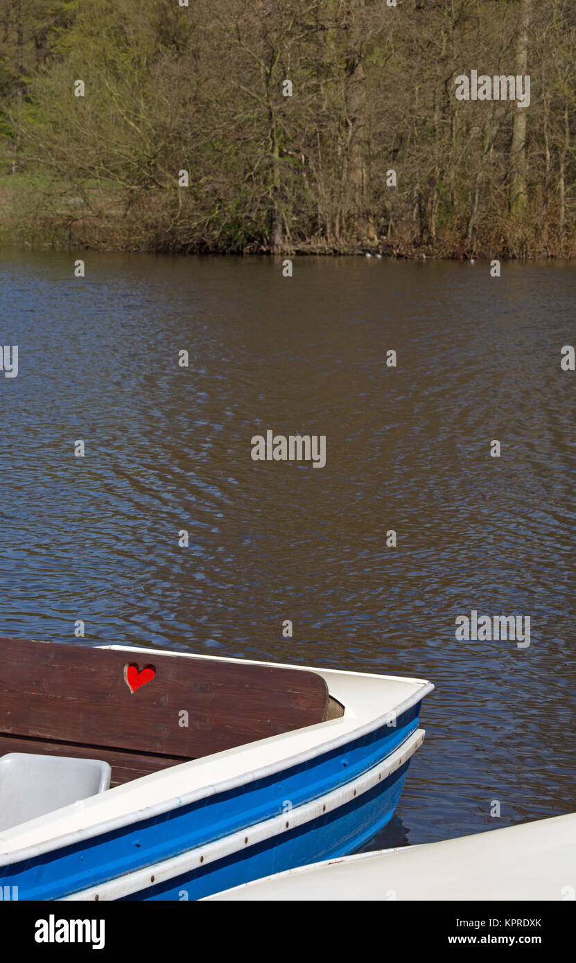 Rowing boat cut out hi-res stock photography and images - Alamy