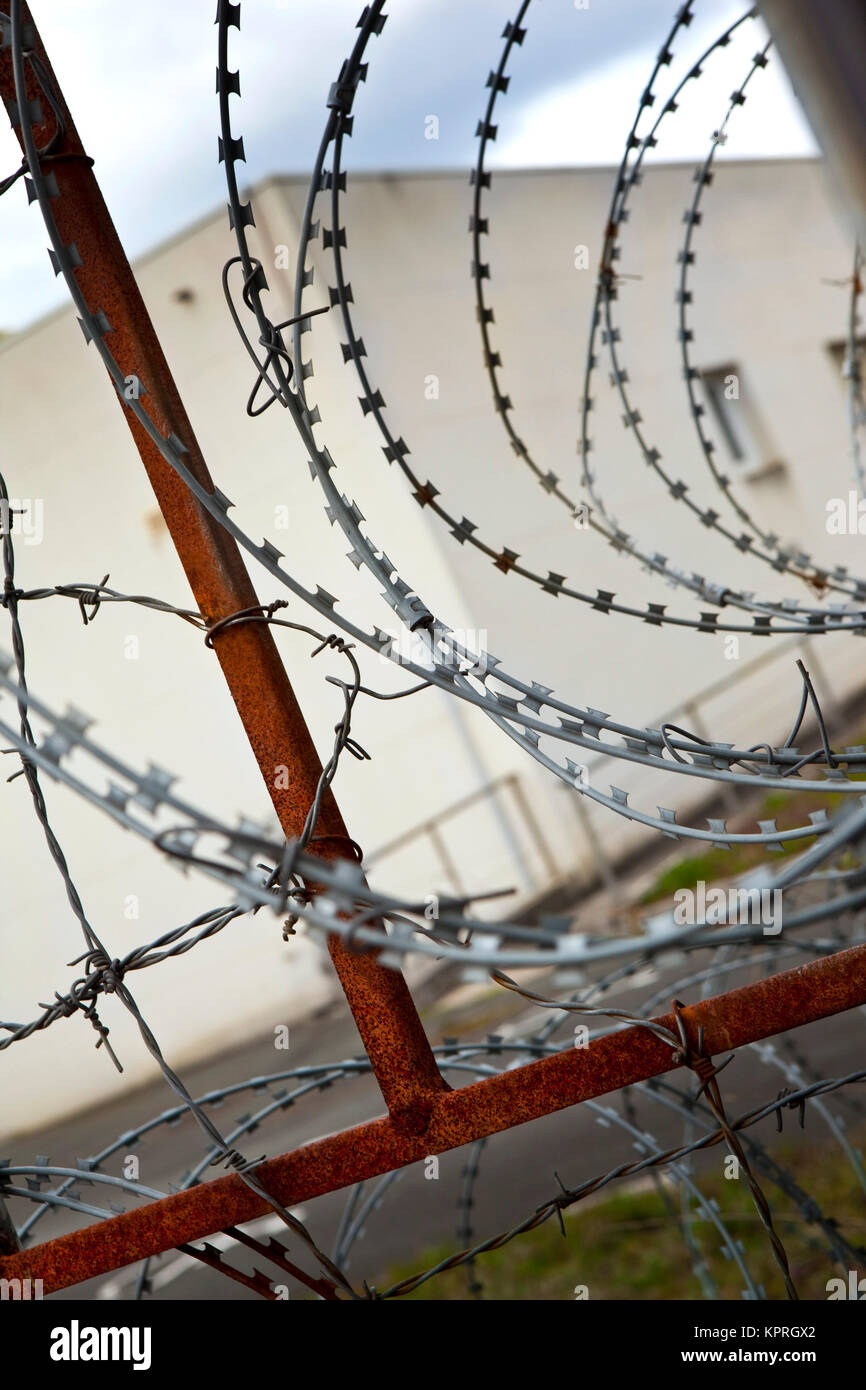 Close up of barbed wire Stock Photo - Alamy