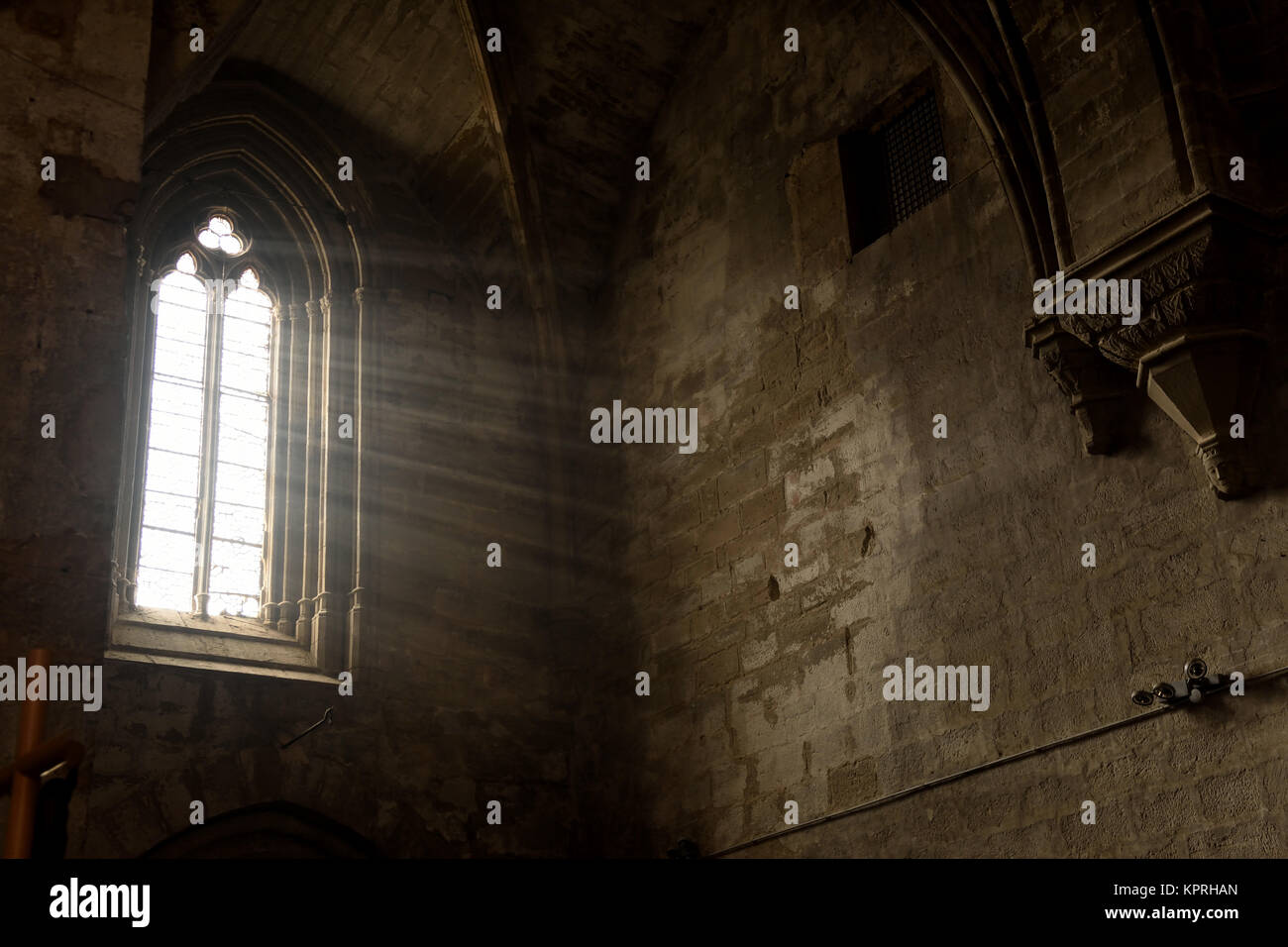lightning that enters through the window of the monastery of Vallbona ...