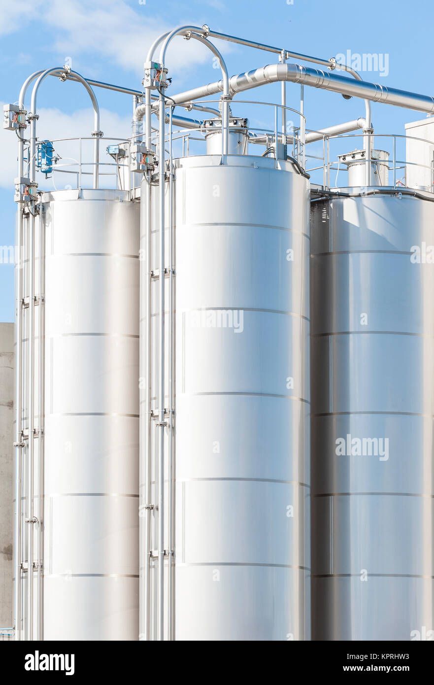 Detail of chemical plant, silos and pipes Stock Photo - Alamy