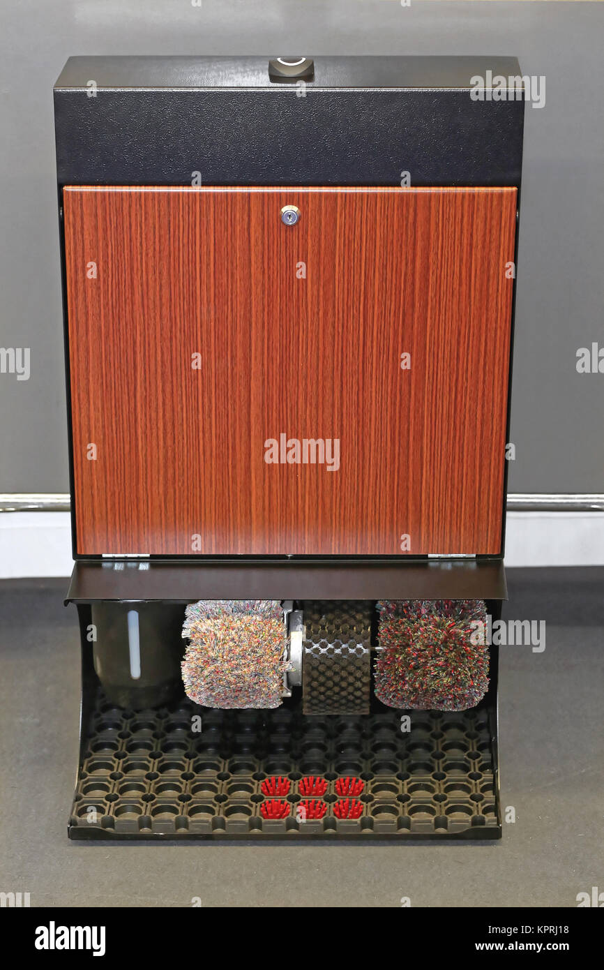 Shoes cleaning machine hi-res stock photography and images - Alamy