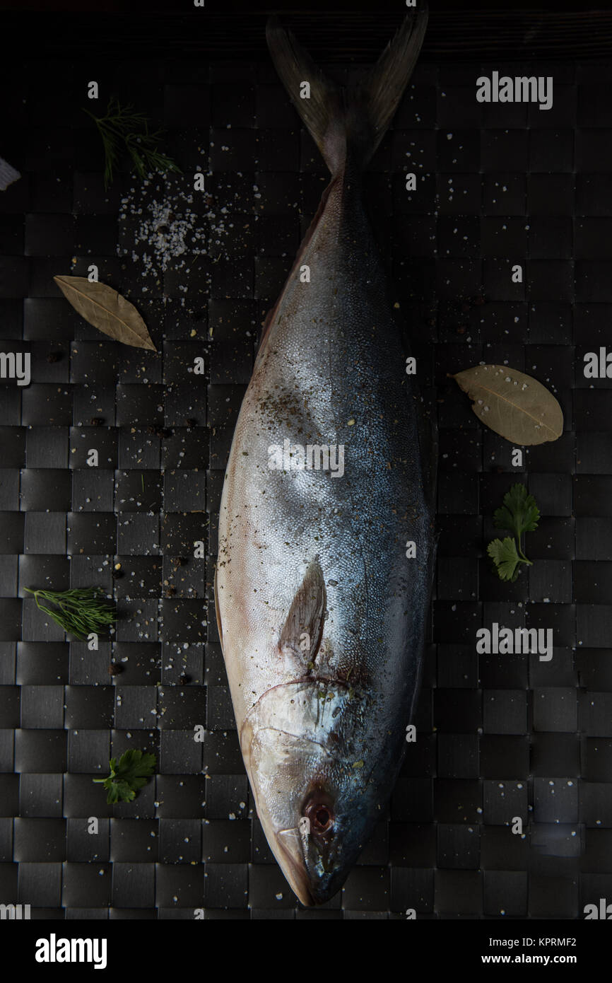 raw tuna fish Stock Photo - Alamy