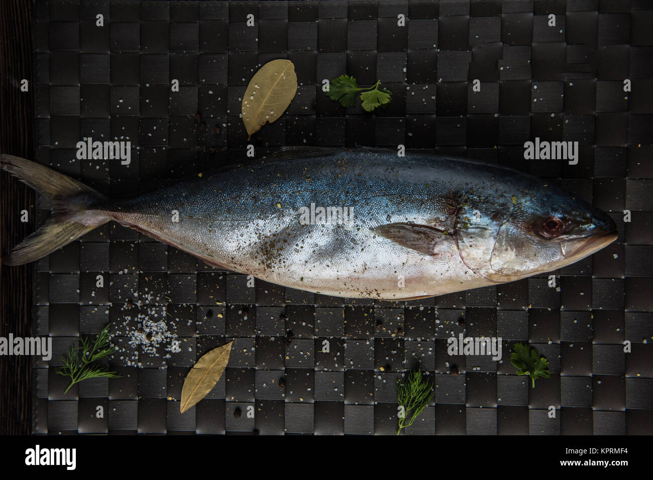 raw tuna fish Stock Photo - Alamy
