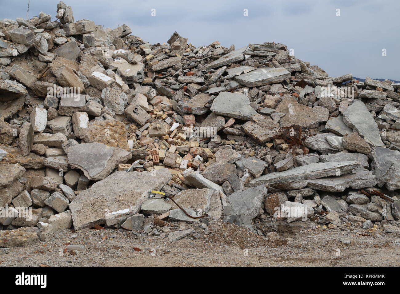 Debris store hi-res stock photography and images - Alamy