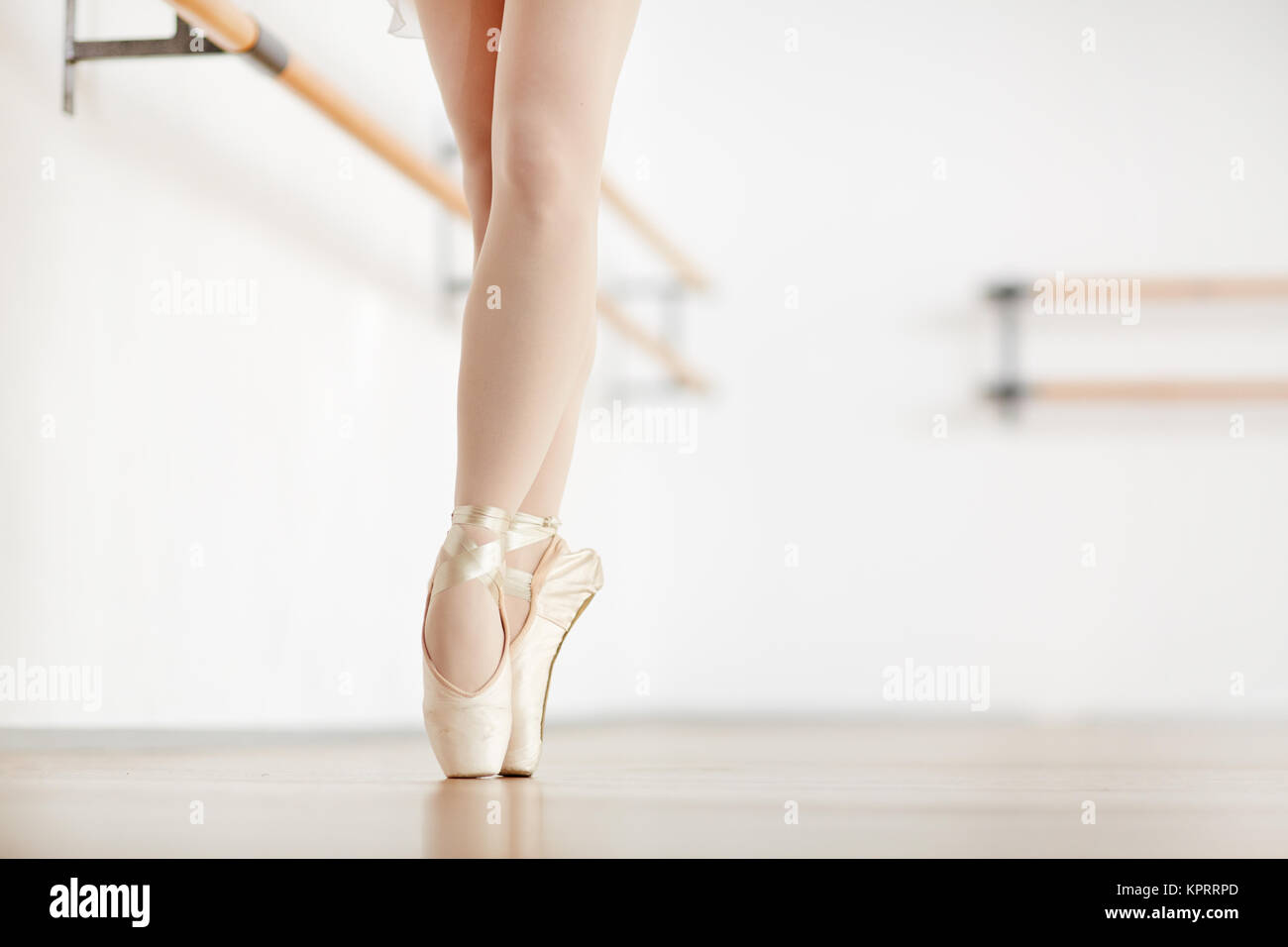 Tiptoe people hi-res stock photography and images - Alamy