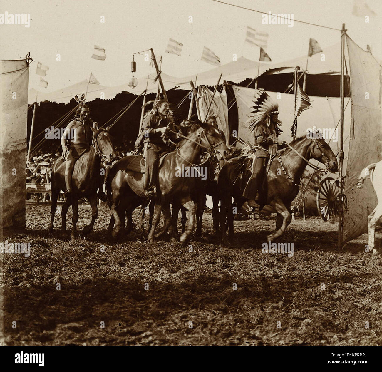 Wild West Show Indian War Party Stock Photo - Alamy