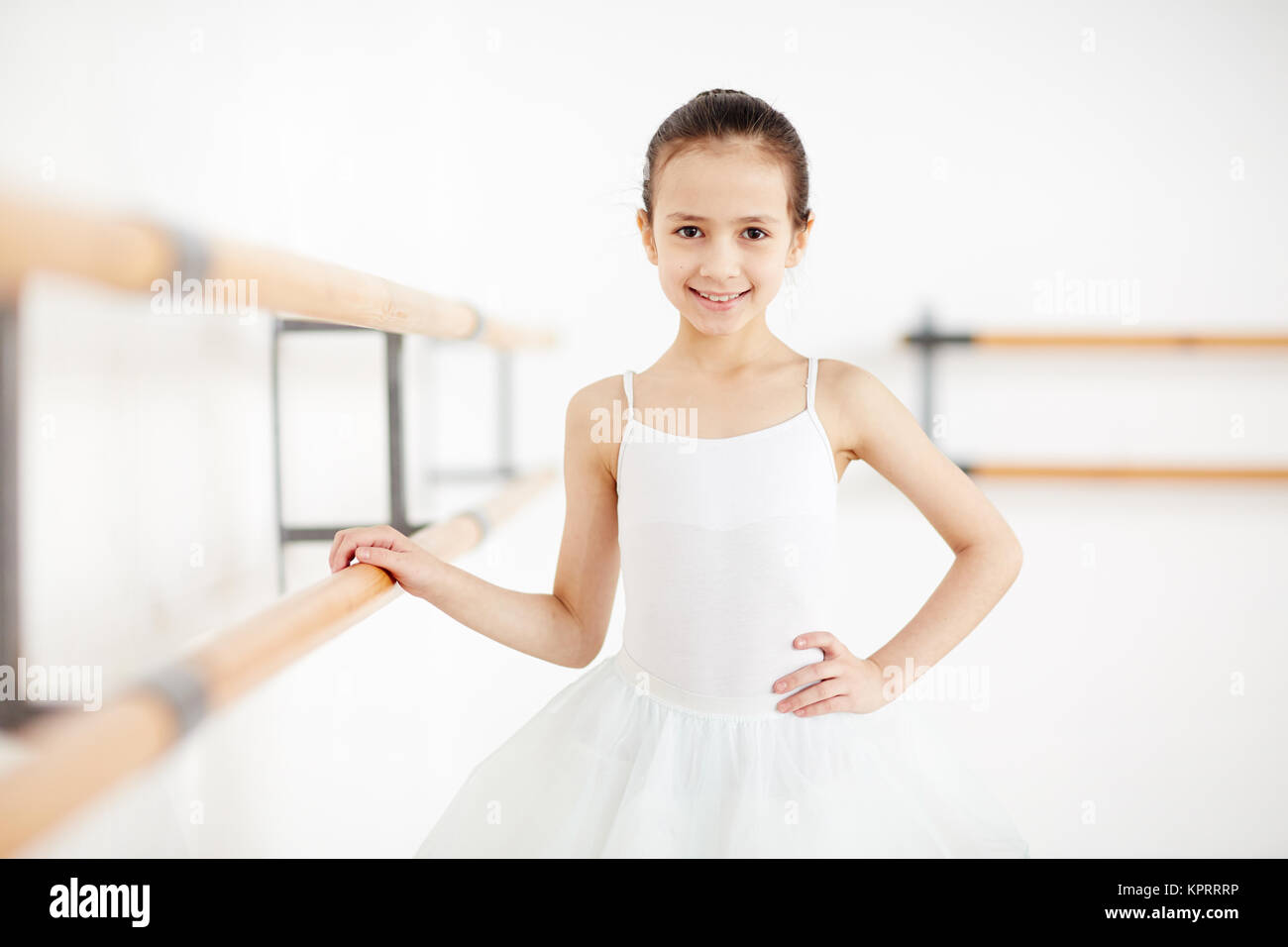 Ballet dancer at bar hi-res stock photography and images - Alamy