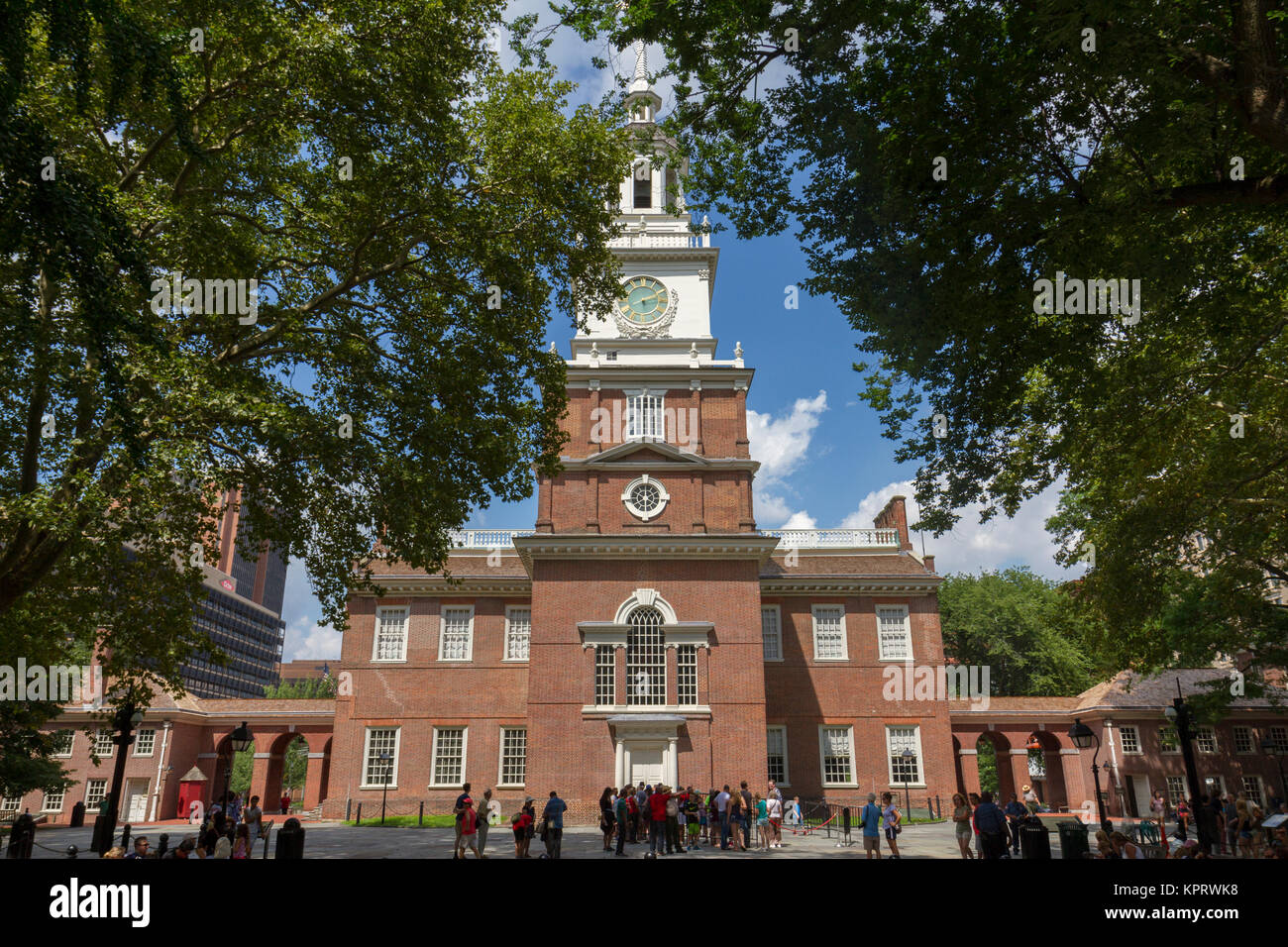 Independence hall clock tower hi-res stock photography and images - Alamy