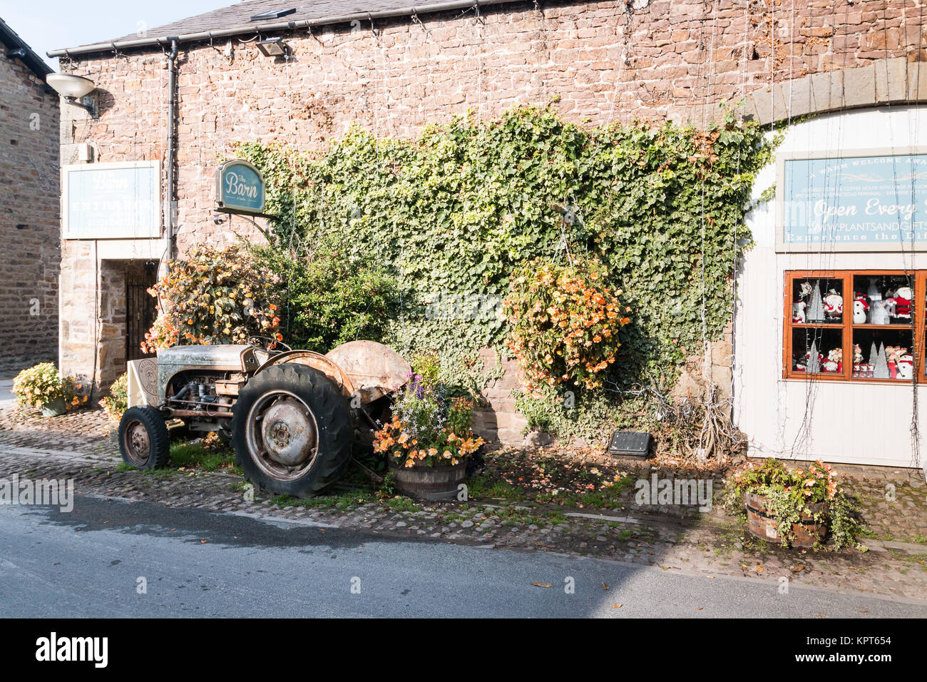 The village of scorton in lancashire hi-res stock photography and ...